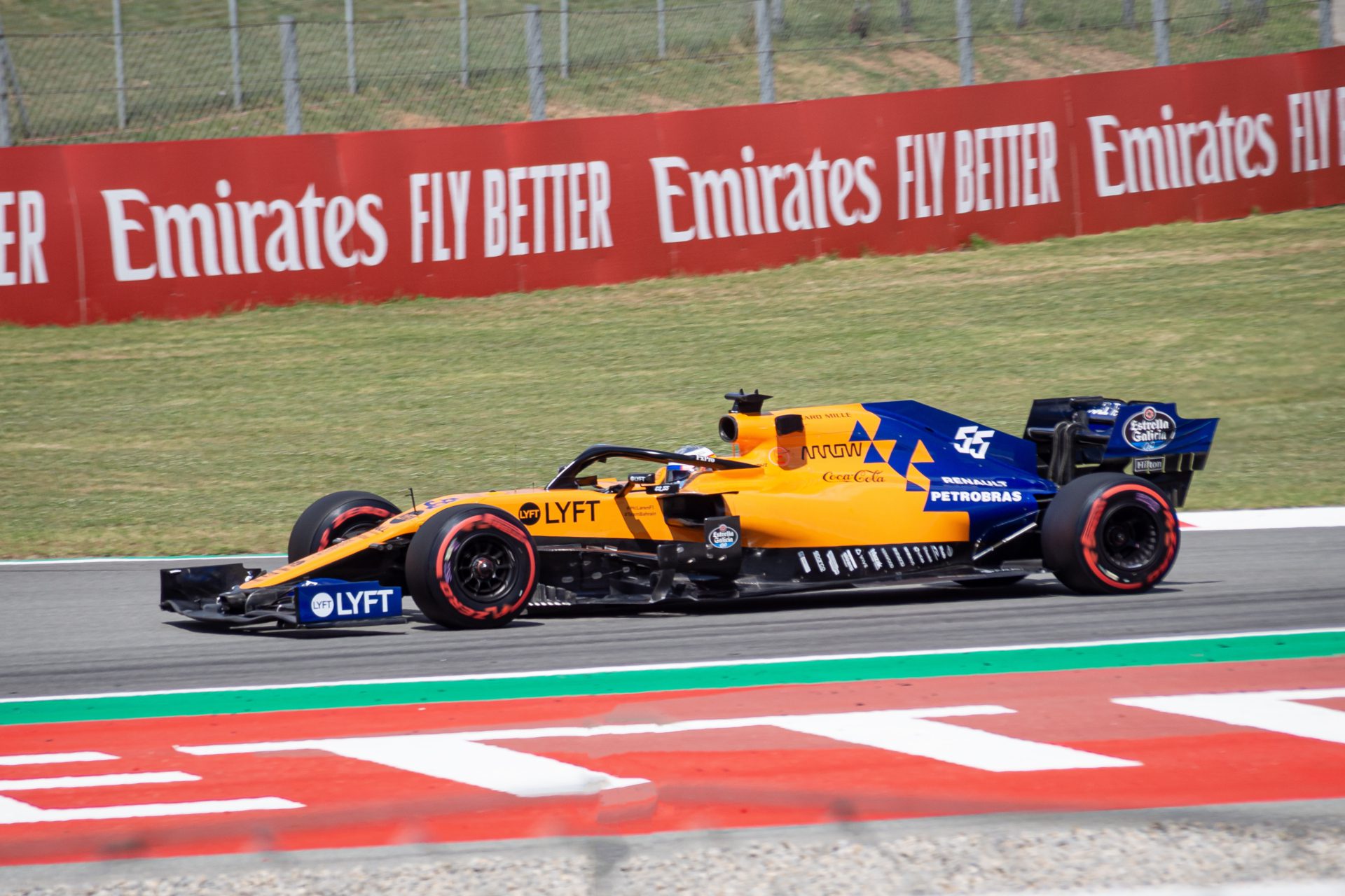 OKX gaat een meerjarige samenwerking aan met McLaren Racing